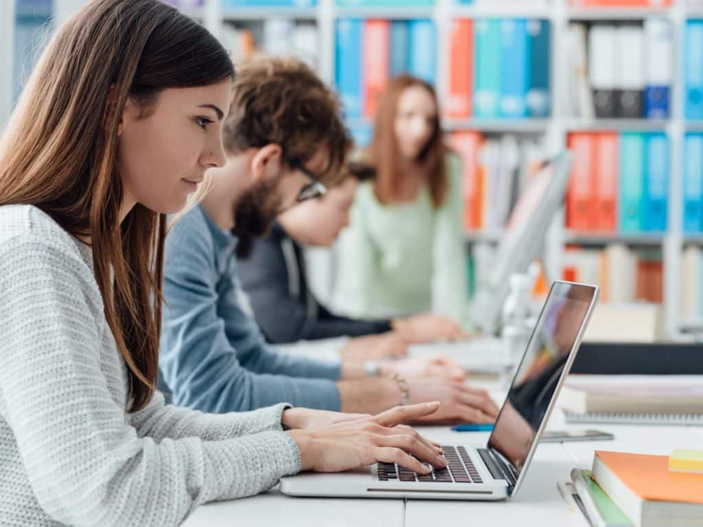 4 Reasons to Upgrade Your Skill Set with In-Person Tech Training