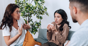 People who lack close friendships usually display these 8 behaviors ...