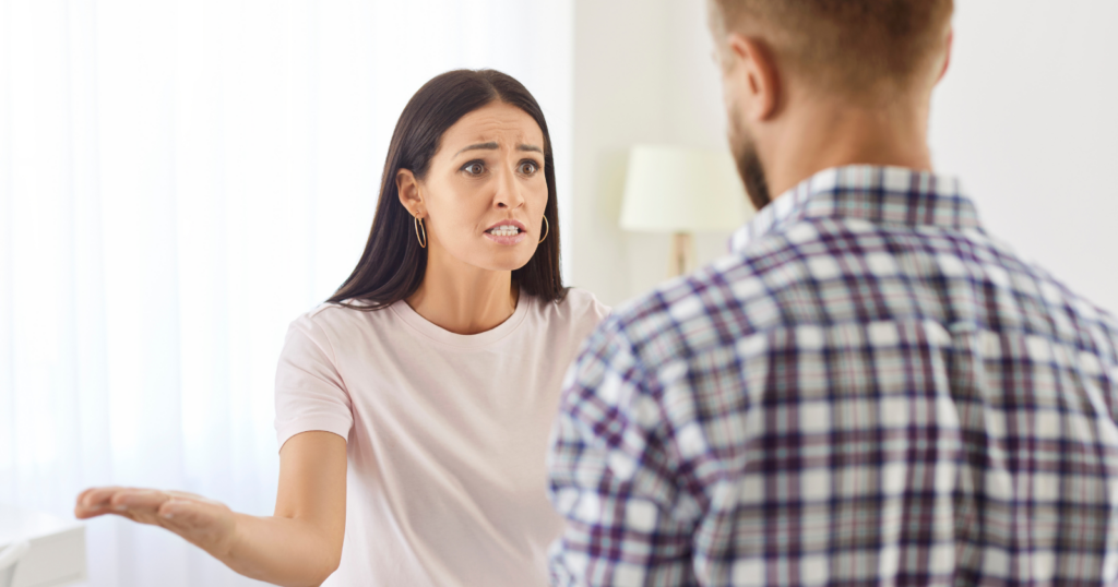 People who get stuck in toxic relationships usually display these 8 behaviors (without realizing it)