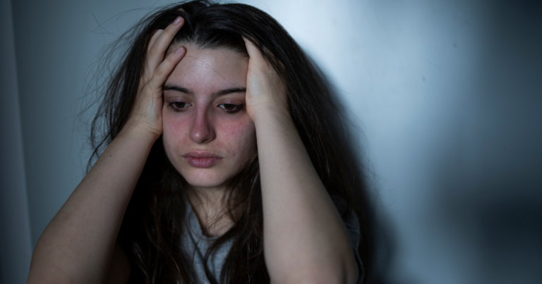 9 traits of people who constantly feel an impending sense of doom about ...