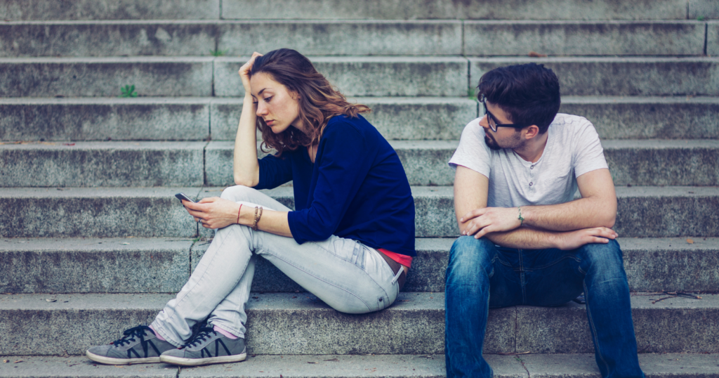 8 tiny habits that make people lose respect for you almost instantly